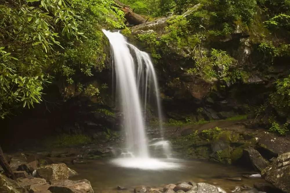 5 Waterfalls in the Smoky Mountains You Have To See